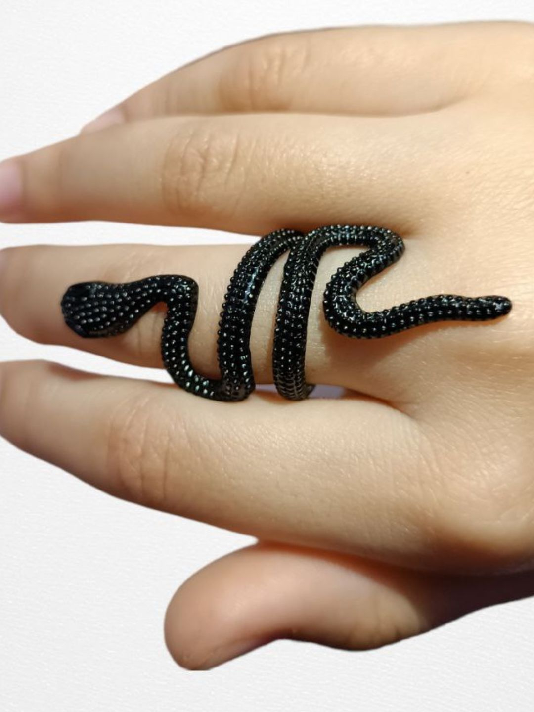 Купить Кольцо женскoе "Змея" безразмерная, за 20000 сум с бесплатной доставкой за 1 день на Uzum