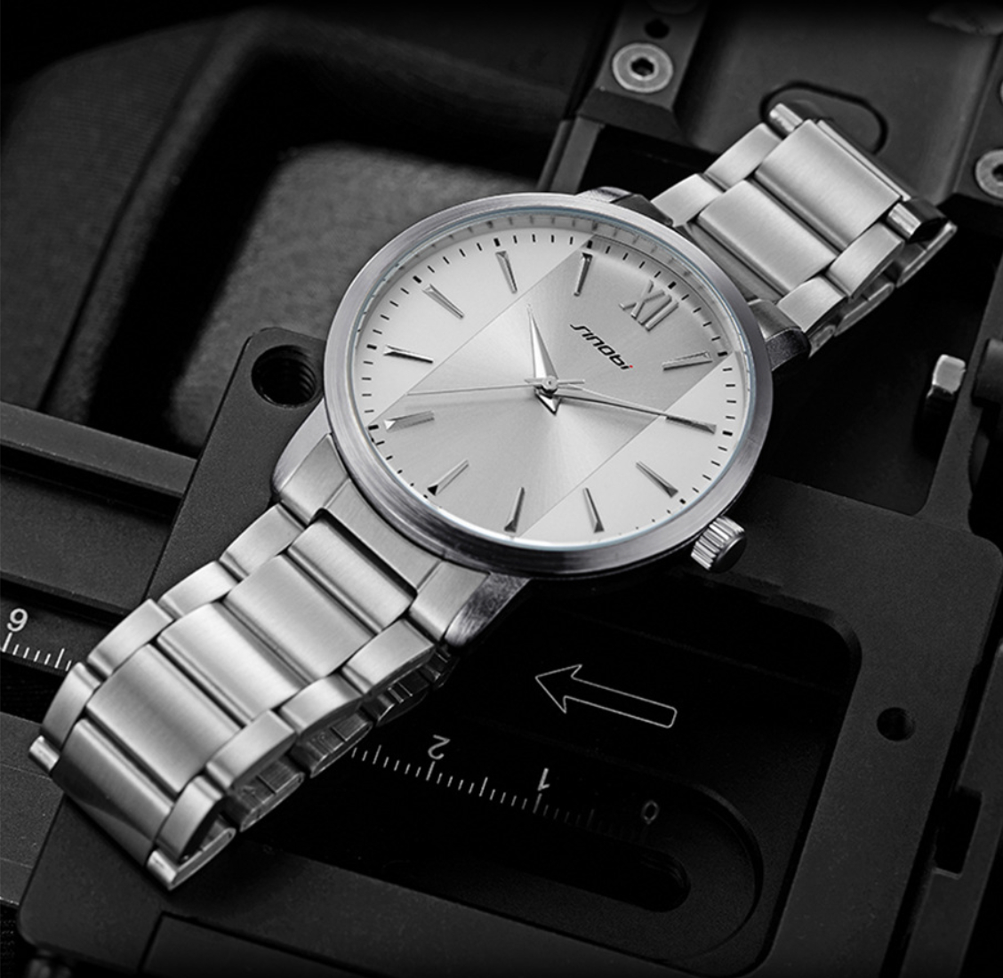 Erkaklar qo'l soati, qora, kumush o'q bilan, kvartsni arzon narxda ...