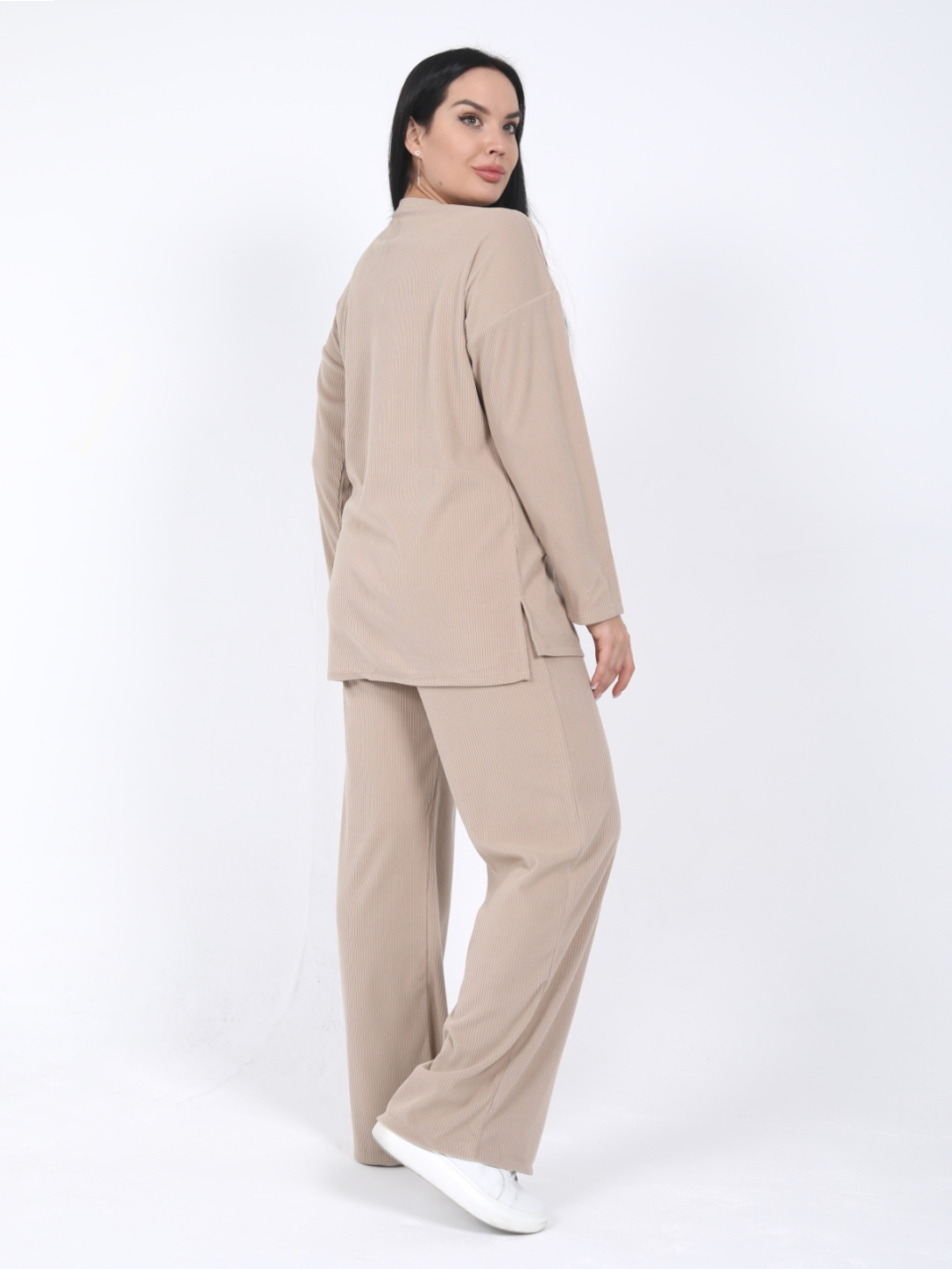 Ayollar lapsha kostyumini arzon narxda sotib oling — Uzum