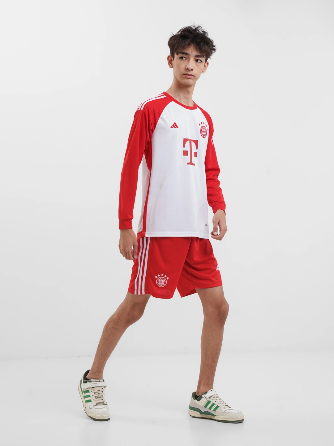 Futbol yengli formalari, Bavariya uy va safar uchrashuvlari uchun, DRI ...