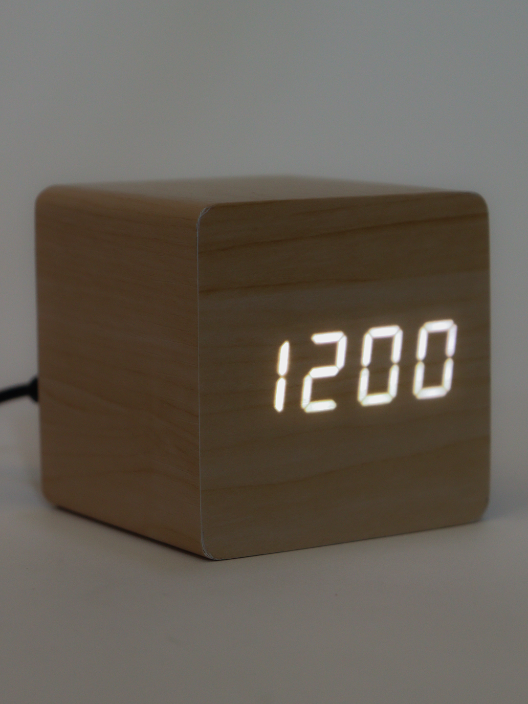 Stol ustki raqamli soat budilnik VST 3009ni arzon narxda sotib oling ...