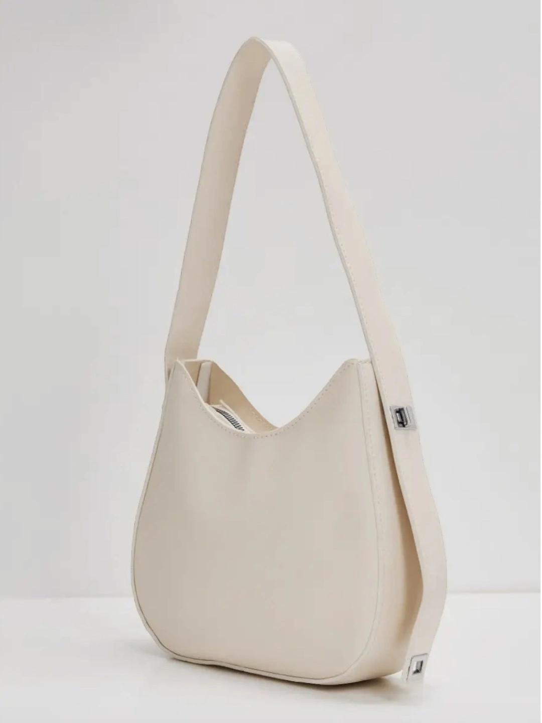 Ayollar sumkasi, baget, yelka orqali 300000 so'mga 14% chegirma bilan ...