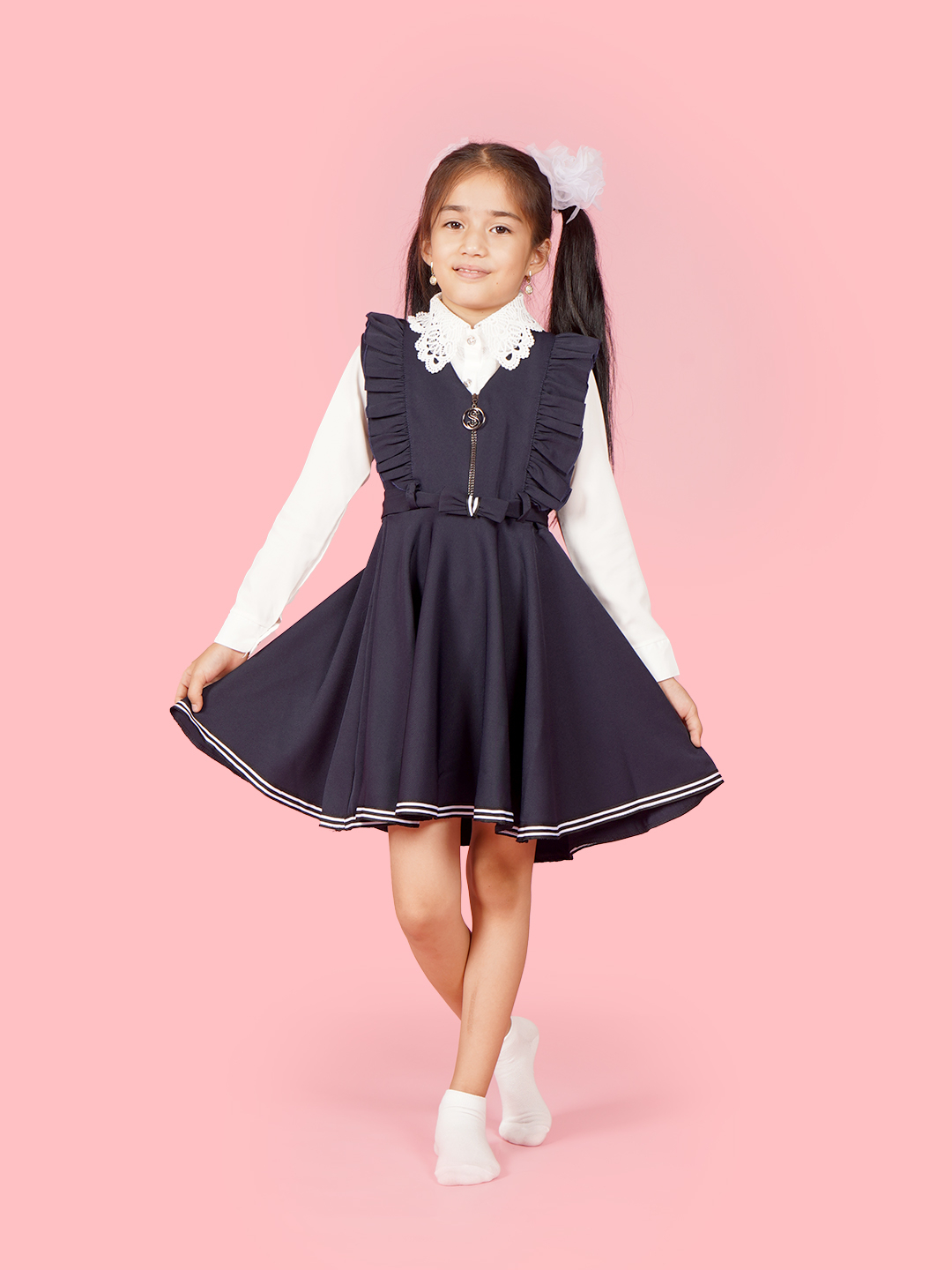 Qizlar uchun sarafanlar, maktab formalari, kostyumlarni arzon narxda ...