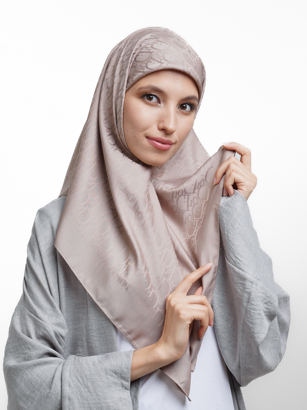 Ipak ro'mollari, qizlar uchun mato, hijob ro'molni arzon narxda sotib ...