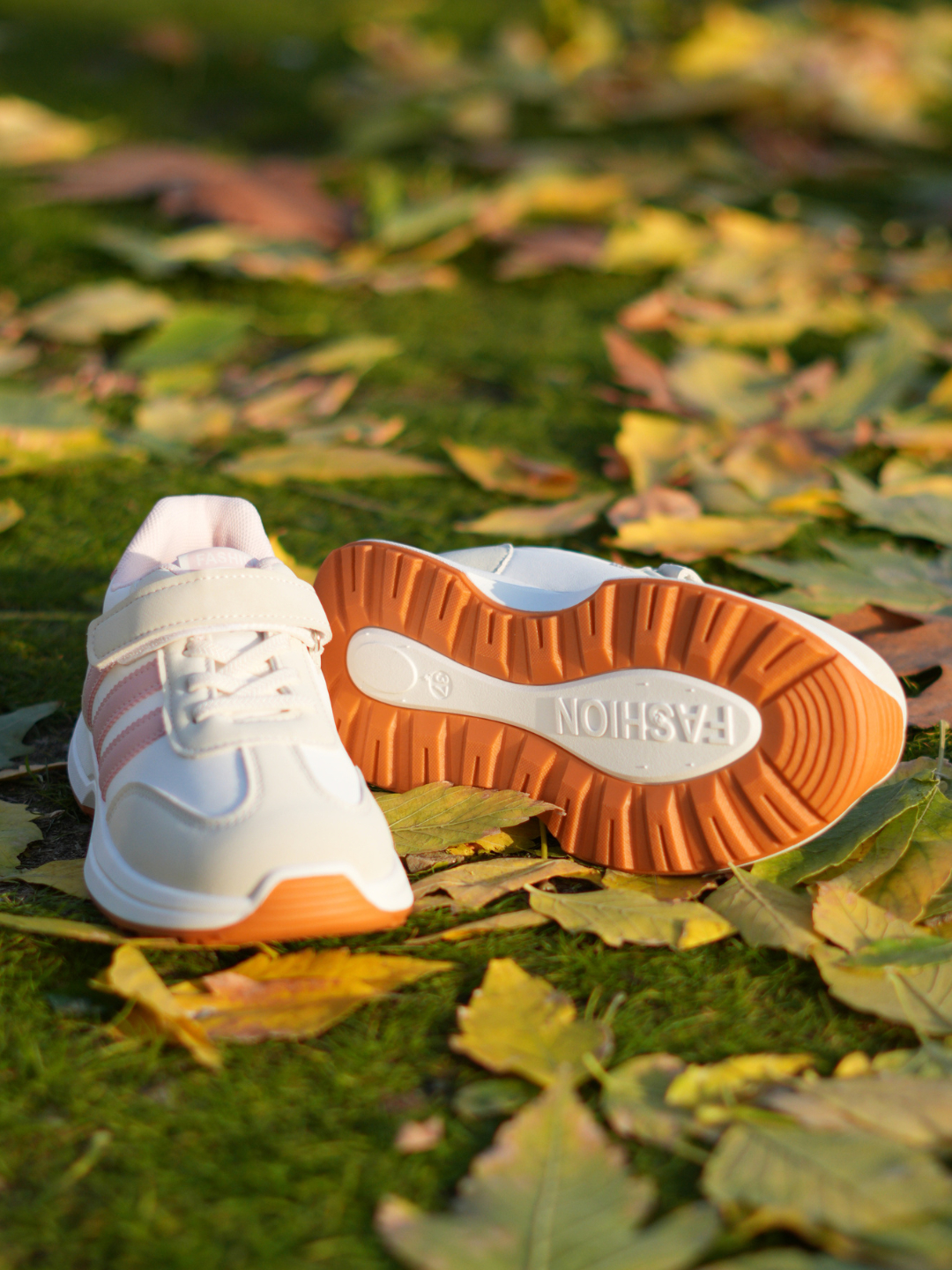 O'g'il va qiz bolalar uchun krossovkalar.Malomerkani arzon narxda sotib ...