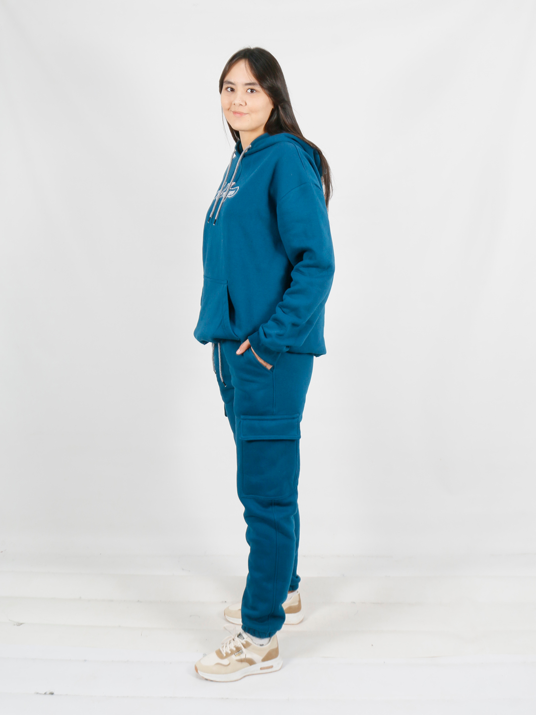 Ayollar xudi va triko, oversayz 199000 so'mga 72% chegirma bilan. Uzum ...