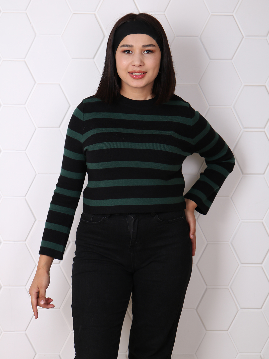 Женский свитер в полоску от компании Azaly купить по низким ценам в интернет-магазине Uzum (1407565)