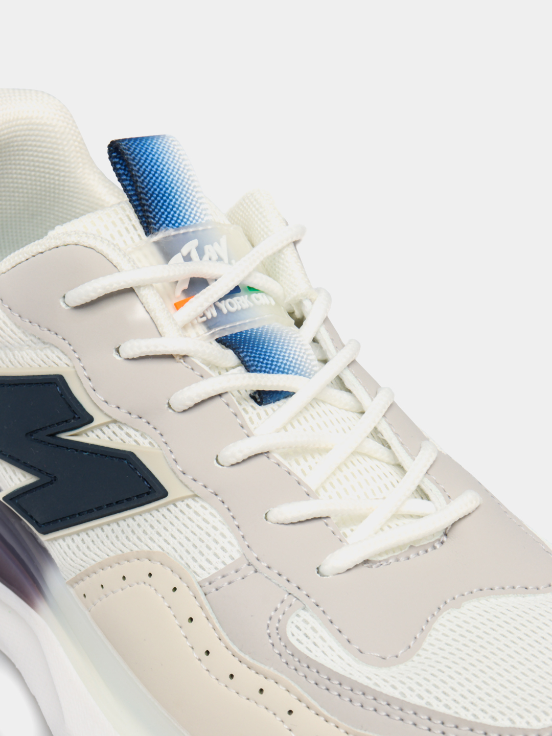 Кроссовки для мужчин, размеры 40, 41, 42, 43, 44 за 299000 сум со скидкой 84%. Uzum Market