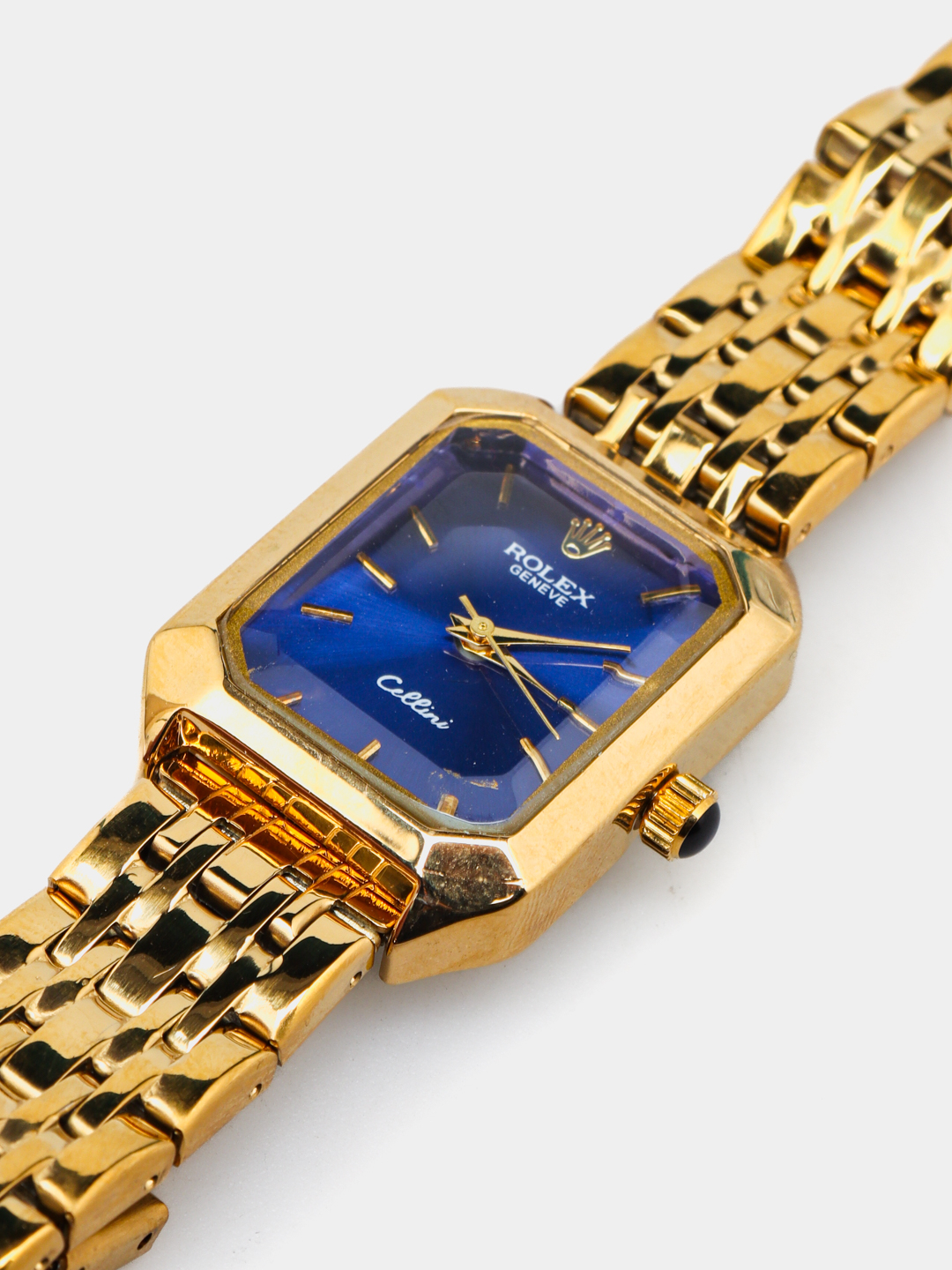 Soat va atir, ayollar va qizlar uchun to'plam 249000 so'mga 75% chegirma bilan. Uzum Market