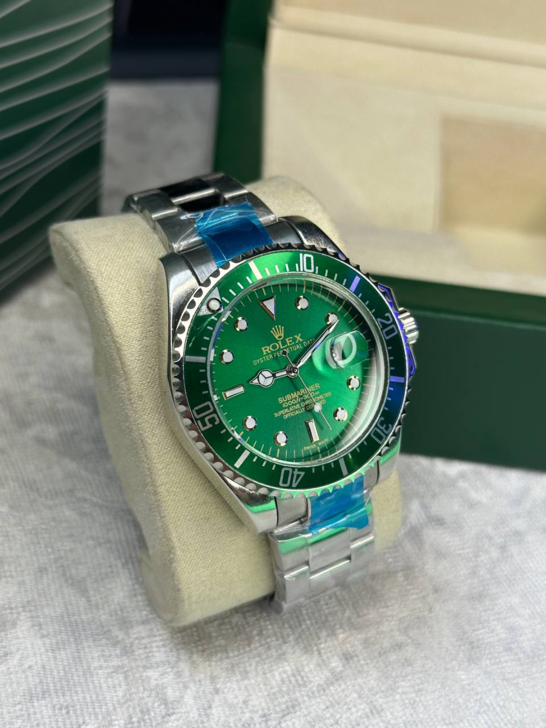 Мужские наручные часы с выразительным дизайном, оснащённые ...