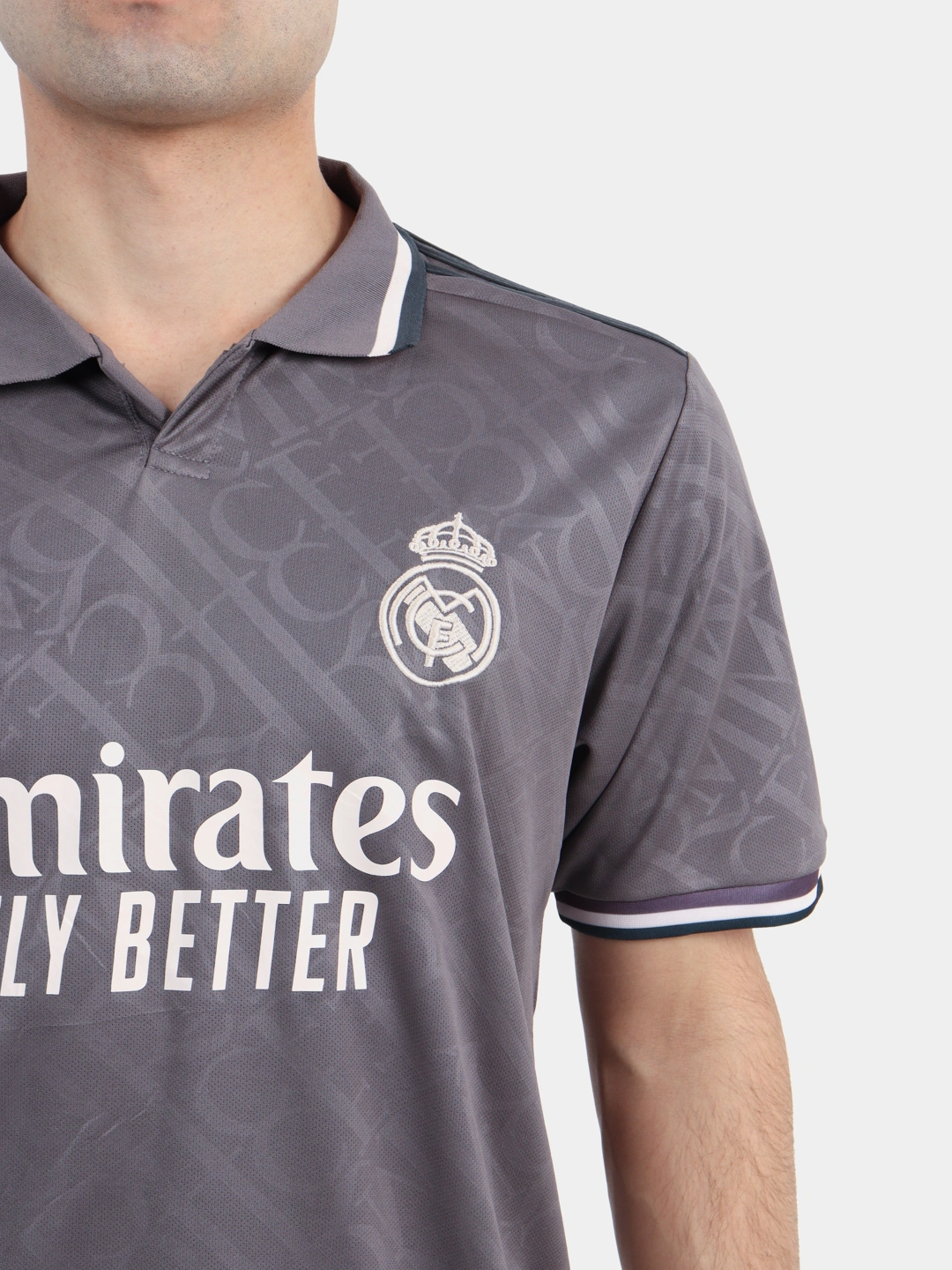 Futbol formalari Real Madrid, uy va safar uchrashuvlari uchun 99000 so ...