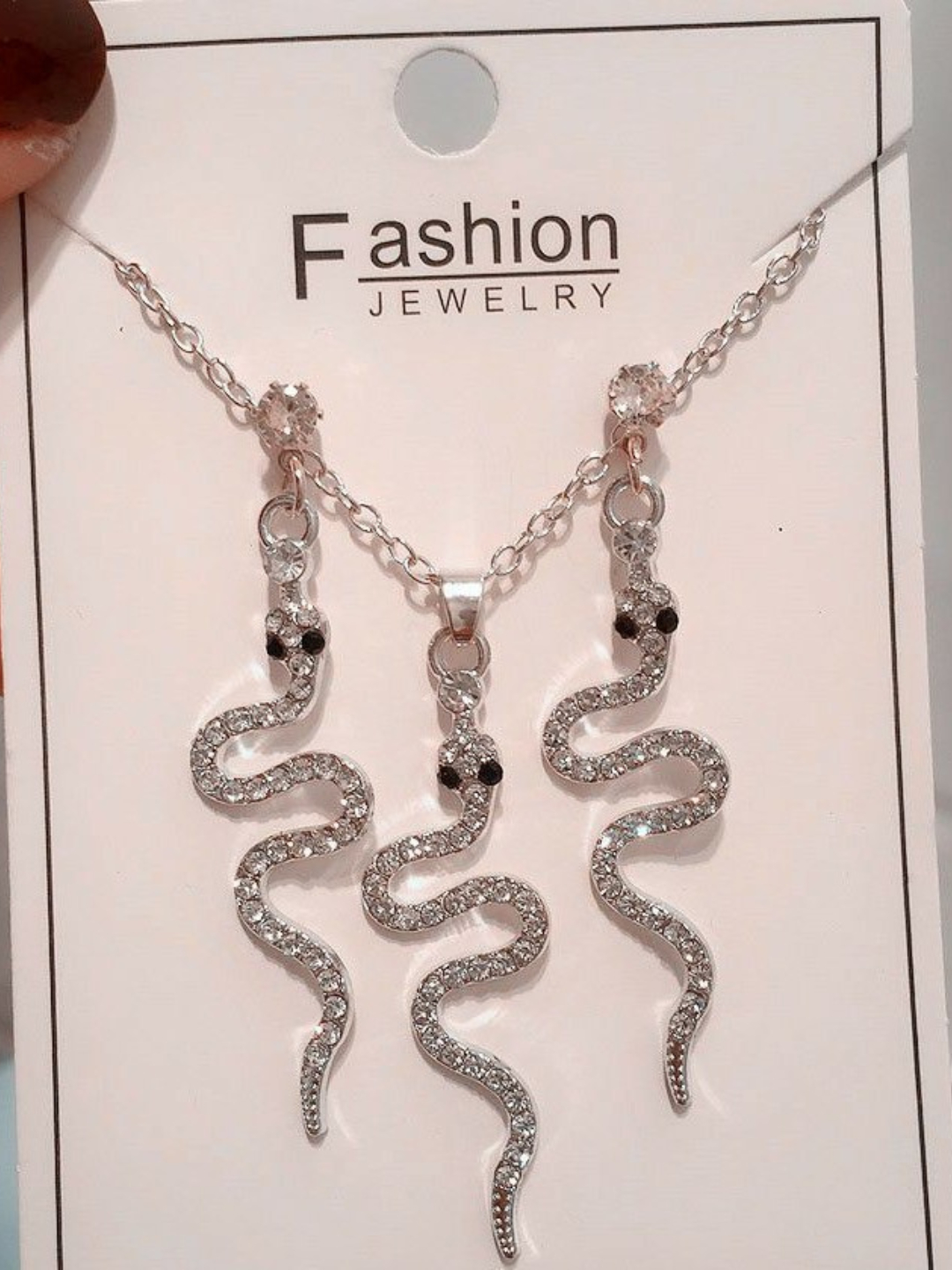 Bezaklar to‘plami, marjon va ziraklar sharhlari