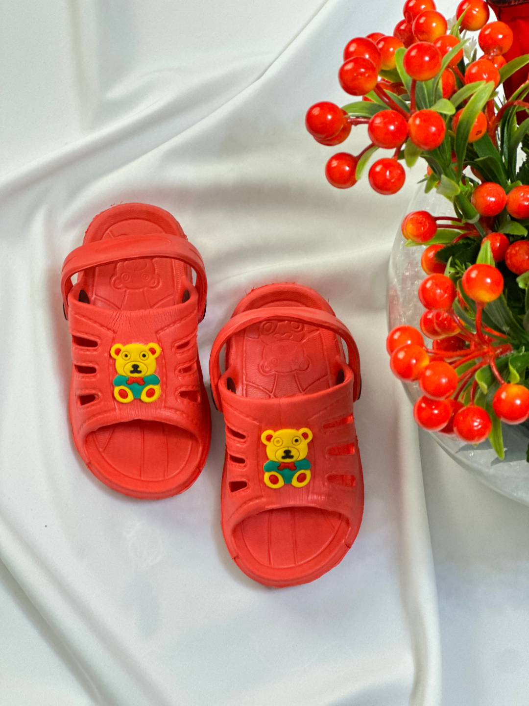 Yosh bolalar uchun poyabzalni arzon narxda sotib oling — Uzum (1738933)