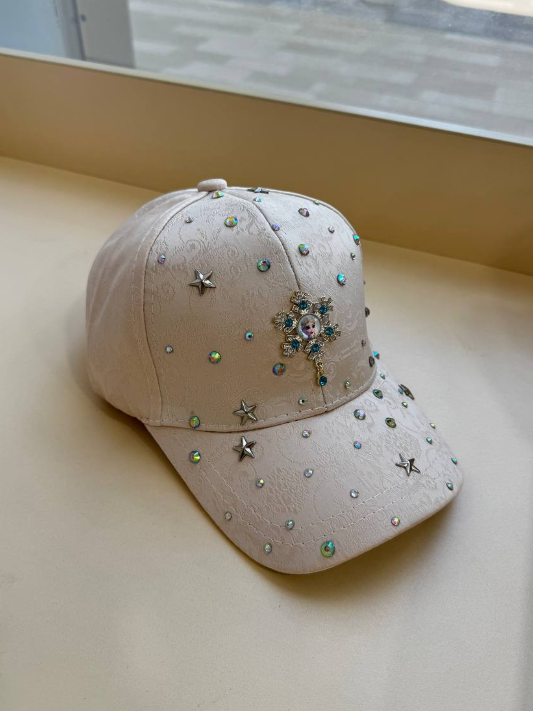 Детская кепка с украшениями Снежинка, стразы и звезды, светлая купить ...