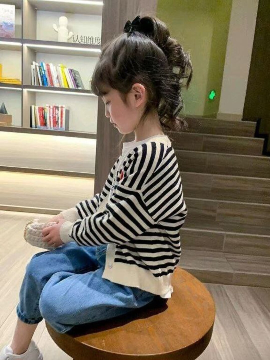 Qizlar va o'g'il bolalar uchun kardigan, djenfer, jemper, jempir, kofta ...